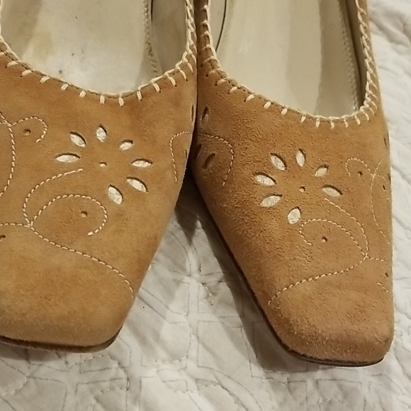 Vero Cuoio | Shoes | Vero Cuoio Tan Suede Shoes | Poshmark